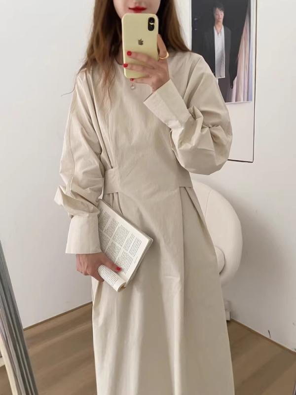 ・スタイル: 日韓レジャー・主な素材: 綿50-70%・柄: 単色・カテゴリ: ワンピース・スカート丈: ミドル丈・スカートタイプ: Aライン・ネックライン: ラウンドネック・袖丈: 長袖・フィット: ルーズフィット・カラー展開: ブラック...