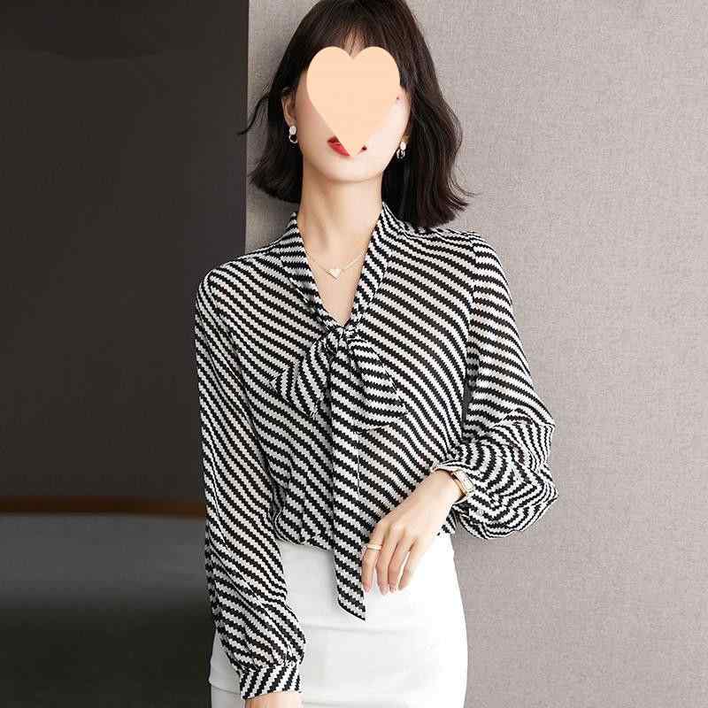 ・素材: シフォン・柄: リボン・スタイル: 肩出し・袖丈: 長袖・袖型: ランプシェード袖・流行要素: リボン・フィット: ゆったり・ネックライン: Vネック・カラー展開: 黒白ストライプ、秋草黄・サイズ展開: M(バスト85-105cm...