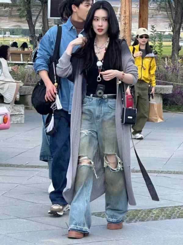 ・カテゴリ: 牛仔裤・スタイル: 基本款,街头潮人,摇滚风・主な素材: 牛仔布・主面料成分: 其它・パンツ丈: 長丈・ウエスト位置: 中腰・厚み: 中等・流行要素: 3D立体图案・カラー展開: 藍色・サイズ展開: S,M,L,XL・パンツ形...
