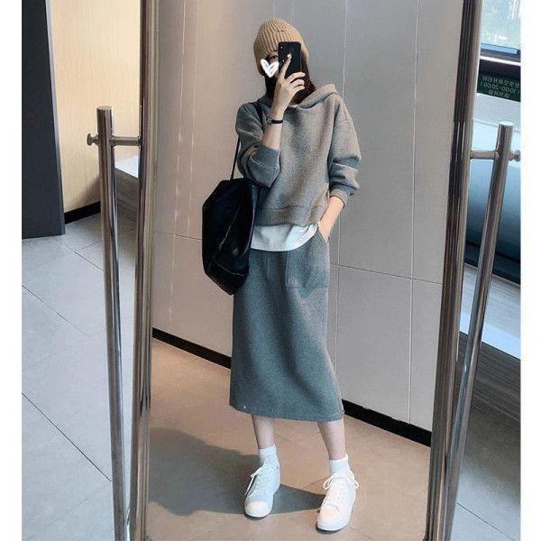・カラー: 深灰色・サイズ展開: L,XL,XXL・主な素材: 雪ニール・主素材含有量: 30%以下・袖丈: 長袖・袖型: プリンセススリーブ・カテゴリ: カジュアルセット