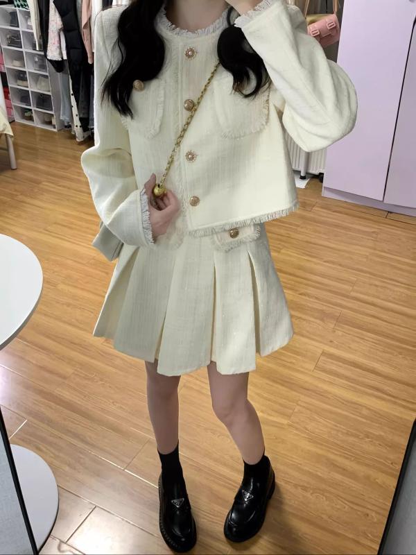 ・主な素材: 雪ニール・主素材成分: アクリル・主素材成分含量: 30%以下・カラー展開: 杏色・サイズ展開: S,M,L,XL・スタイル: 御姐風・セットスタイル: 上衣セット・対象性別: 女性・袖型: プリンセススリーブ・袖丈: 長袖・...