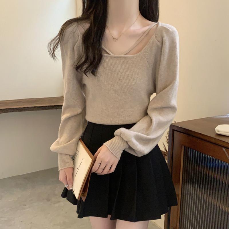 ・パターン: 無地・厚み: 中厚・組み合わせ: 単品・スタイル: セットイン・フィット: ルーズフィット・袖タイプ: ランプシェードスリーブ・ネックライン: スクエアネック・袖丈: 長袖・着丈: ショート丈(40cm<着丈≤50cm)...