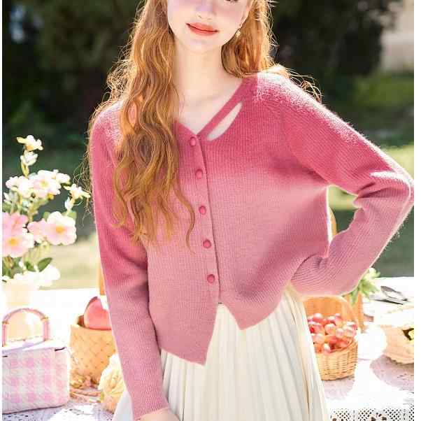 ・カテゴリ: 毛衣・スタイル: 甜美风・主な素材: 腈纶30-50%、涤纶50-70%・柄: 渐变・厚さ: 中等・形式: 单件・タイプ: 开衫・フィット: 常规・袖型: 常规袖・ネックライン: V字领・袖丈: 长袖・流行要素: 渐变色・工艺...