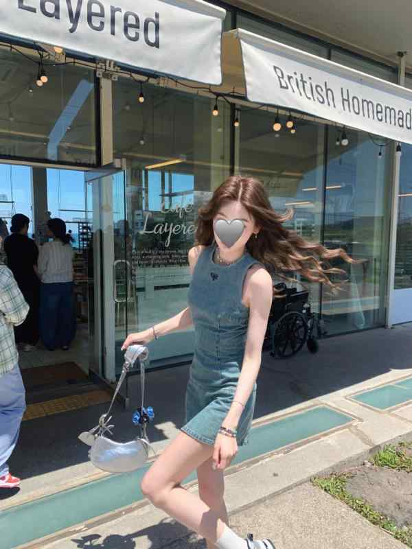 ・スタイル: 名媛風・ネックライン: POLO領・袖丈: 短袖・袖型: 灯笼袖・スカート丈: 短丈・スカート型: Aライン・カラー展開: 単色・サイズ展開: S,M,L・主な素材: 95%及以上