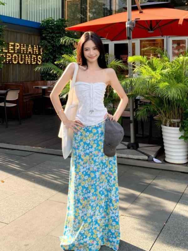 ・カテゴリ: 休闲套装・スタイル: 甜美风・主な素材: 涤纶・主素材成分: 聚酯纤维・主素材成分2: 氨纶・主素材含量: 30%以下・主素材2含量: 30%以下・柄: 拼色・流行要素: 撞色・工艺: 拼贴/拼接・袖型: 无袖・袖丈: 无袖・...