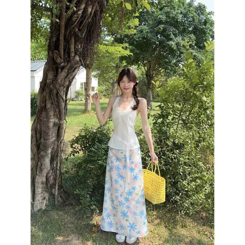 ・スタイル: 少女風、清新甜美 ・カテゴリ: 休闲套装 ・商品タイプ: 裙套装 ・主な素材: 棉 主面料成分: 棉50%（含）-70%（不含）、再生纤维素纤维70%（含）-80%（不含） ・柄: 碎花 ・スカート丈: 中裙 ・袖丈: 無袖 ...