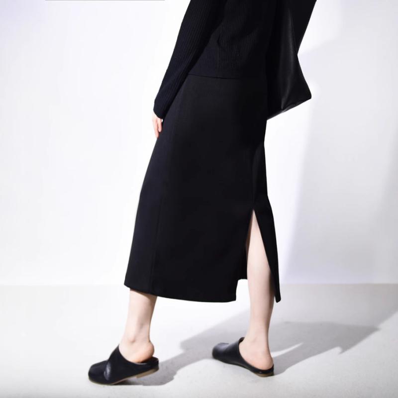 ・スタイル: 通勤風・カテゴリ: 半身裙・スカート型: A字裙・スカート丈: 中長裙・主な素材: 聚酯纤维95%以上・カラー展開: 黒色・サイズ展開: M,L・弾力: 微彈・流行要素: 显瘦