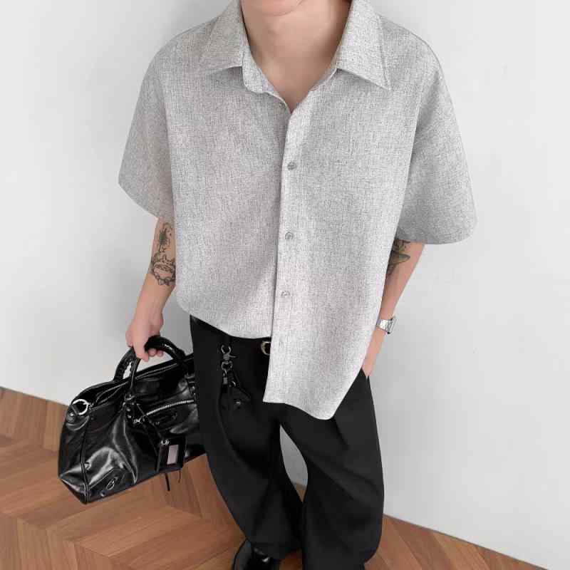 ・スタイル: 港風・カテゴリ: シャツ・対象年齢: 18-24歳・対象性別: 男性・対象層: 青少年・スタイル: 開衫・フィット: ルーズ・襟型: スタンドカラー・袖丈: 半袖・柄: 無地・厚み: 普通・主な素材: 麻・素材含有率: 51-...