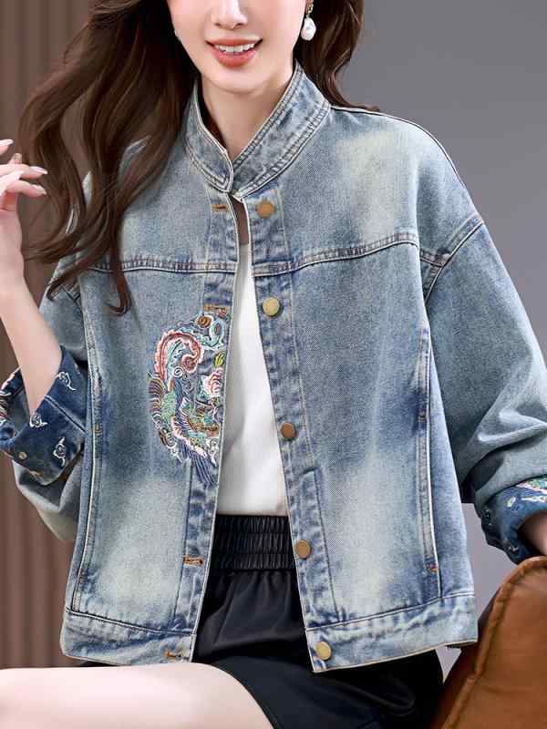 ・主な素材: 綿80-90%、ポリエステル30%以下・袖丈: 長袖・スタイル: カジュアル・フィット感: ゆったり・着丈: 普通(50-65cm)・カラー展開: 画像色・サイズ展開: M,L,XL・ネックライン: スタンドカラー
