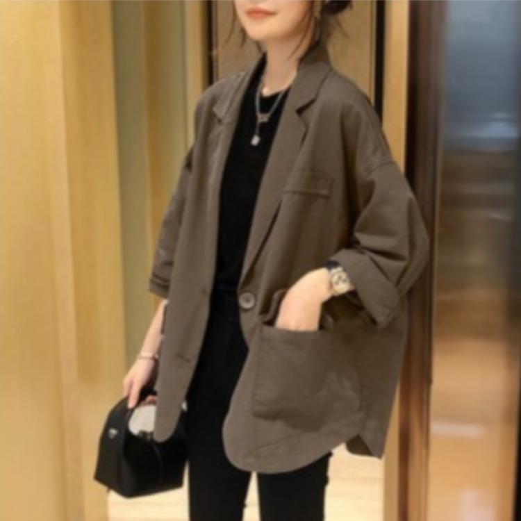 ・主な素材: 綿、ポリエステル・柄: 無地・版型: ルーズフィット・袖丈: 長袖・袖型: スタンダード・ネックライン: スーツカラー・流行要素: ステッチ・カラー展開: カーキ、ブルー・サイズ展開: S、M、L、XL、XXL・スタイル: エ...