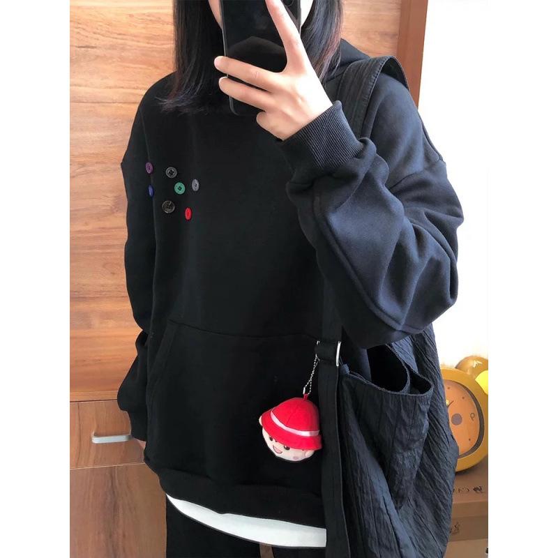 ・スタイル: 復古風・カテゴリ: フーディー・フィット感: ルーズフィット・セット内容: 単品・衣丈: ミディアムロング(65-80cm)・袖丈: 長袖・袖型: ストレート・ネックライン: フード付き・厚み: ミディアム・人気のディテール:...