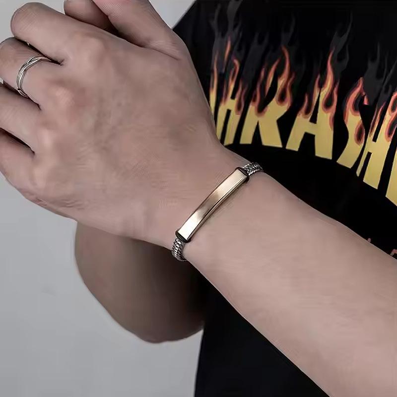 ・素材: チタンスチール・処理: 電鍍・スタイル: 男女通用・形状: 幾何型・流行要素: 四辺形・カラー展開: 金色, 黒チェーン金シェル, 金チェーン黒シェル, スチール色・スタイル分類: ファッション通勤・カテゴリ: 手飾・適用対象: ...