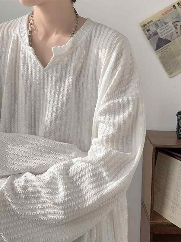 ・カテゴリ: Tシャツ・スタイル: 軽熟カジュアル・主な素材: ポリエステル100%・柄: 無地、プリント、幾何学柄・版型: ゆったり・袖丈: 長袖・袖型: 落肩袖・ネックライン: クルーネック・スタイル詳細: プルオーバー・厚み: 普通・...