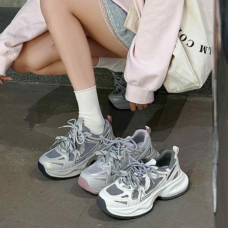 ・カテゴリ: デ训鞋・スタイル: カジュアル・適用性別: 女性・主な素材: 真皮・皮質: 猪皮・流行要素: 皮革拼接・機能: 按摩, 増高, 透气, 舒适・パターン: 純色・靴底素材: 橡胶・適用スポーツ: ユニバーサル・着用方法: 前系带...