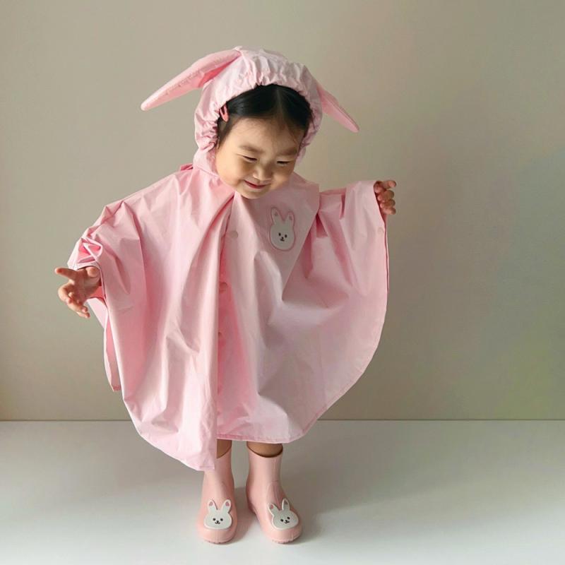 ・カテゴリ: 雨披・用途: 徒步・スタイル: 清新・主な素材: 牛津布・防水層: PU・対象: 子供・適用人数: 1人・厚さ: 常规・重さ: 約0.3kg・カラー展開: 粉色兔子、卡其小熊