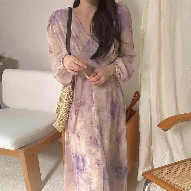 ・カテゴリ: 連衣裙・スタイル: 甜美風・主な素材: ポリエステル95%以上・柄: 碎花・スカート丈: ロング・スカート型: 仙女裙・ネックライン: Vネック・袖型: 泡泡袖・袖丈: 長袖・ウエスト: 高腰・流行要素: 系帯・カラー展開: ...