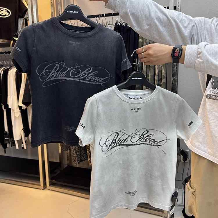 ・カテゴリ: Tシャツ・スタイル: 街頭潮人、韓系風・主な素材: 綿80%～90%・柄: 文字・デザイン: 撞色、刺繍、プリント・フィット: スリムフィット・丈: 短丈(40cm～50cm)・ネックライン: クルーネック・袖丈: 短袖・カラ...