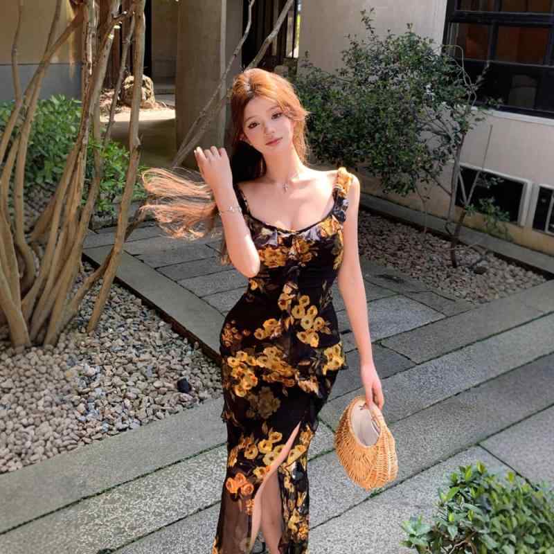 ・素材: ポリエステル50%以上・柄: スプリットカラー・スタイル: 文艺復古、中国風・タイプ: プルオーバー・組み合わせ: 単品・スカート丈: ロング・スカート形状: タイト・襟: ノーカラー・袖: ノースリーブ・ウエスト: ローライ・流...