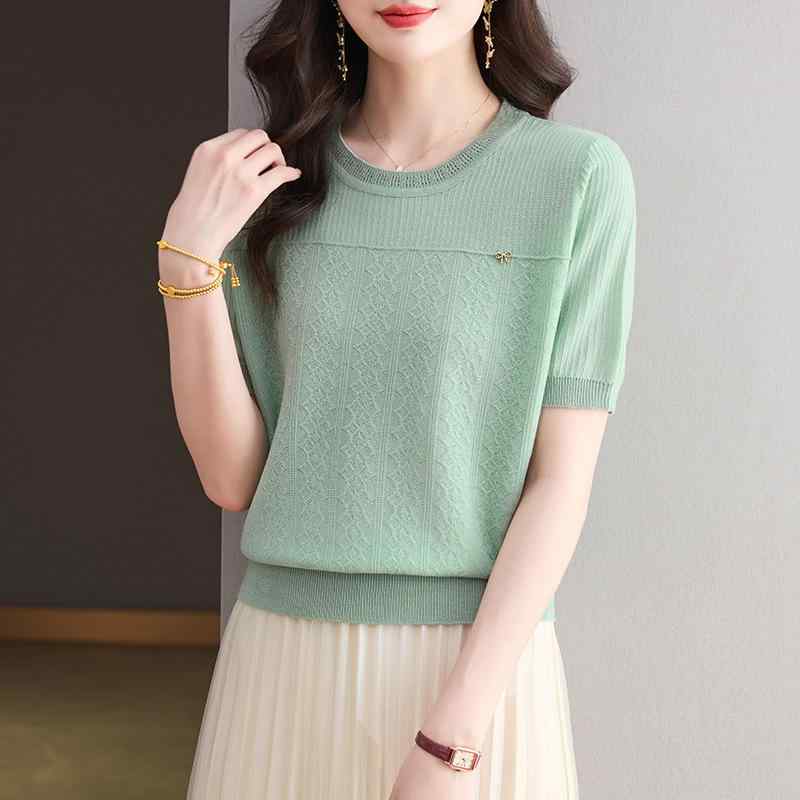 ・カテゴリ: Tシャツ・スタイル: 軽熟・主な素材: ポリエステル50-70%・主な素材2: 羊毛30%未満・柄: 無地・ネックライン: クルーネック・袖丈: 短袖・袖型: スタンダード・フィット: Aライン・丈: ショート(40-50cm...