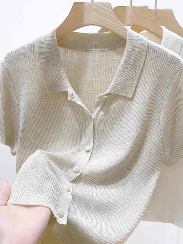 ・カテゴリ: Tシャツ・スタイル: 通勤風・主な素材: 30%（含）-50%（不含）・柄: 純色・袖丈: 短袖・版型: 寛松型・衣長: 普通款(50cm<衣長≤65cm)・ネックライン: POLO領・カラー展開: 燕麥色、日光黄、黒色...