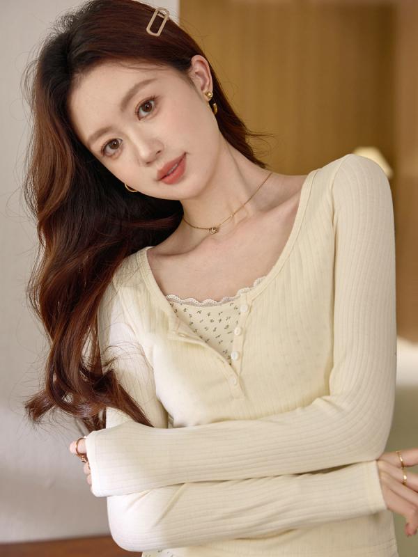 ・カテゴリ: Tシャツ・スタイル: 復古風・主な素材: 粘膠繊維100%・柄: 碎花・袖丈: 長袖・ネックライン: 花辺領・カラー展開: 恬美杏・サイズ展開: S,M,L,XL,XXL・版型: 修身型・衣長: 普通款