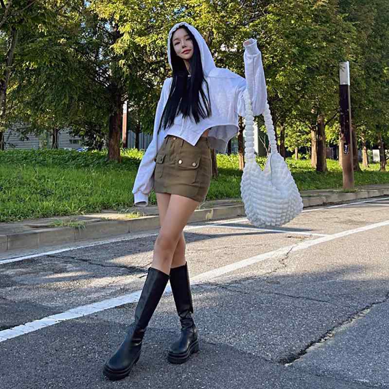 ・スタイル: 通勤風・主な素材: 綿95%以上・袖丈: 長袖・袖型: 通常袖・フード: あり・カラー展開: ブラック、白グレー・サイズ展開: 均一サイズ