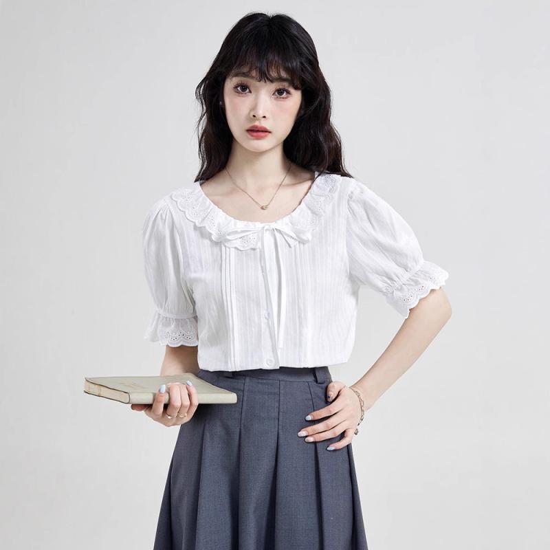 ・カテゴリ: シャツ・スタイル: 甘い・主な素材: 綿・柄: 無地・袖丈: 半袖・デザイン: ステッチ・フィット: ルーズ・丈: ショート(40cm<丈≤50cm)・ネックライン: クルーネック・流行要素: 紐・カラー展開: ホワイト...
