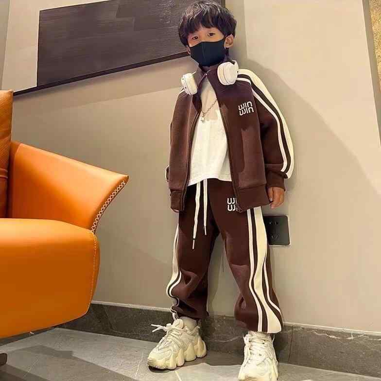 ・カテゴリ: 子供服・スタイル: 韓版・セット内容: 2点セット・対象年齢: 中大童・対象身長: 110cm、120cm、130cm、140cm、150cm、160cm、170cm・袖丈: 長袖・フード: なし・パンツ丈: 長ズボン・主な素...