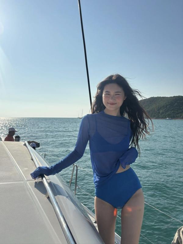 ・対象: 女性・柄: 無地・主な素材: ナイロン・素材: ポリエステル・伸縮性: 高伸縮・スタイル: 韓国風、日系、環境配慮、セクシー、小清新・バストサポート: 胸パッド付きノンワイヤー・重さ: 230g・カラー展開: ブルー、ブラック、グ...