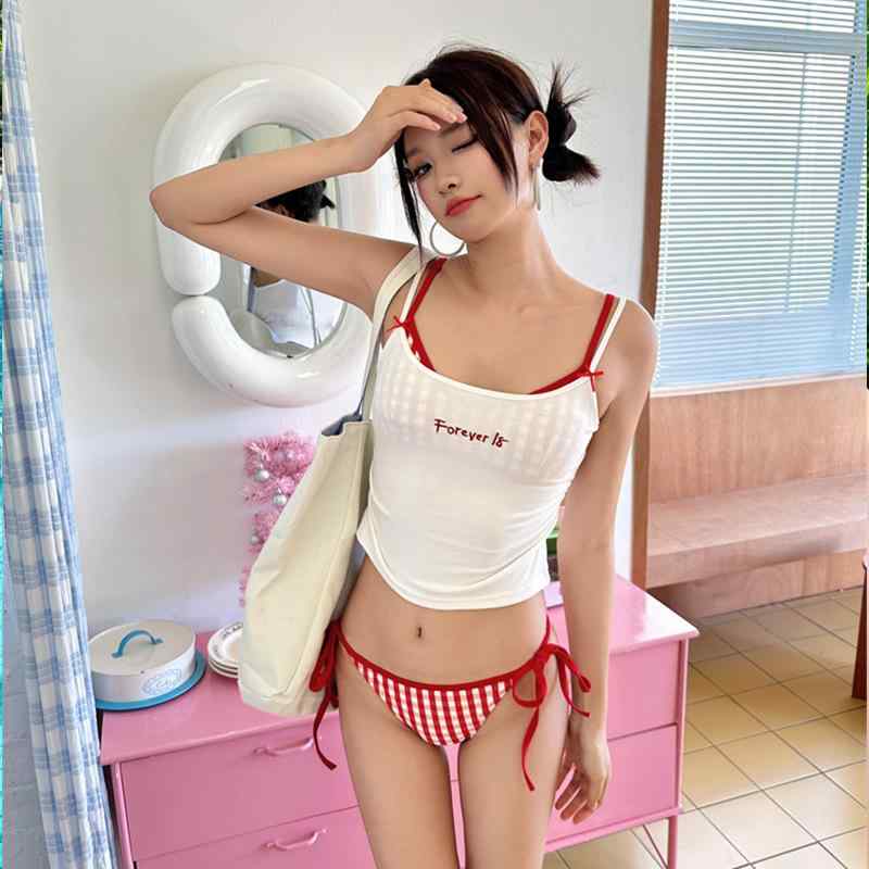・対象性別: 女・対象年齢層: 成人・柄: 無地、背中開き・主な素材: ナイロン82%・裏地素材: ポリエステル92%・重さ: 240g・対象シーン: 水中運動・カラー展開: 画像色・サイズ展開: M、L、XL・袖丈: ノースリーブ・スタイ...