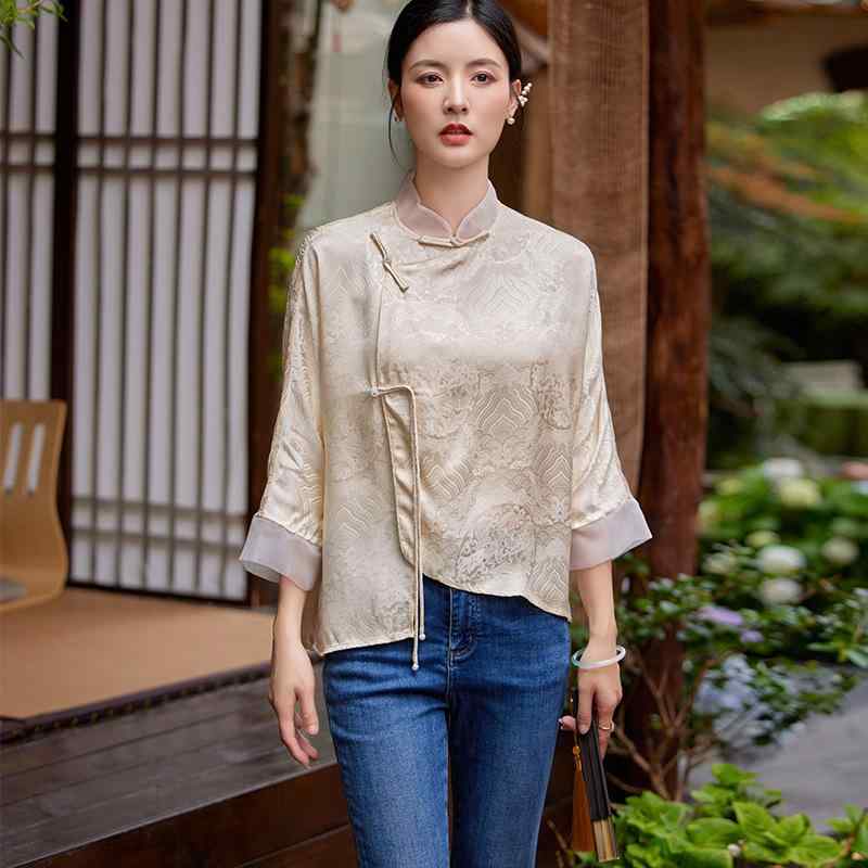 ・主な素材: 天絲（莱赛尔纤维）30-50%・スタイル: 文艺复古、中国風・フィット: 宽松型・厚さ: 薄・着丈: 普通款（50cm＜着丈≤65cm）・袖丈: 長袖・袖型: 连袖・ネックライン: 立領・流行要素: 绑帶・加工: 提花・カラー...