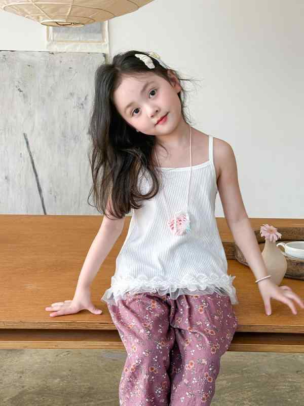 ・カテゴリ: 子供服・スタイル: 韓国風・セット内容: 2点セット・対象年齢: 3〜8歳・対象身長: 100〜140cm・袖丈: 長袖・パンツ丈: ロング・主な素材: 綿95%・生地加工: 柔軟加工・厚み: 薄手・柄: 無地・要素: レース...