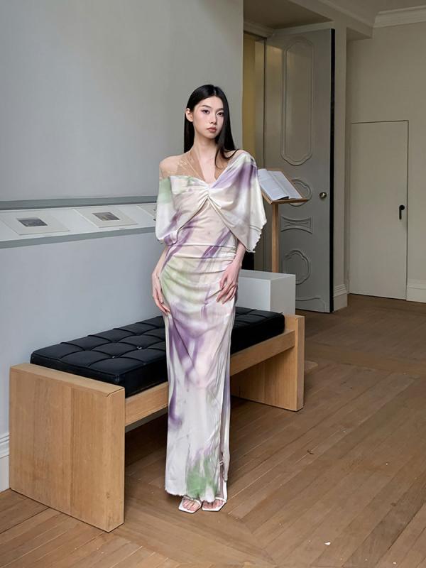 ・スタイル: 通勤風・柄: 印花・タイプ: セットアップ・スカート丈: ロング・スカートタイプ: Aライン・ネックライン: クルーネック・袖丈: ノースリーブ・ウエスト: ハイウエスト・カラー展開: 鸢尾裙・サイズ展開: S、M、L