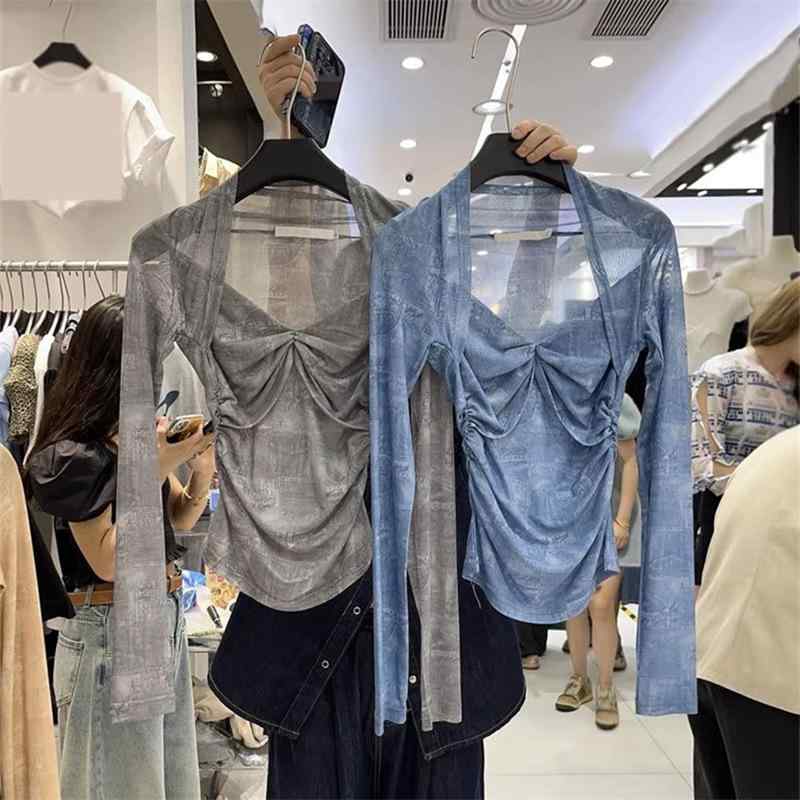 ・カテゴリ: Tシャツ・スタイル: 通勤・主な素材: 網纱・柄: 無地・袖丈: 長袖・衣丈: 短丈・ネックライン: スクエアネック・袖型: 標準・カラー展開: ブルー・サイズ展開: S、M、L