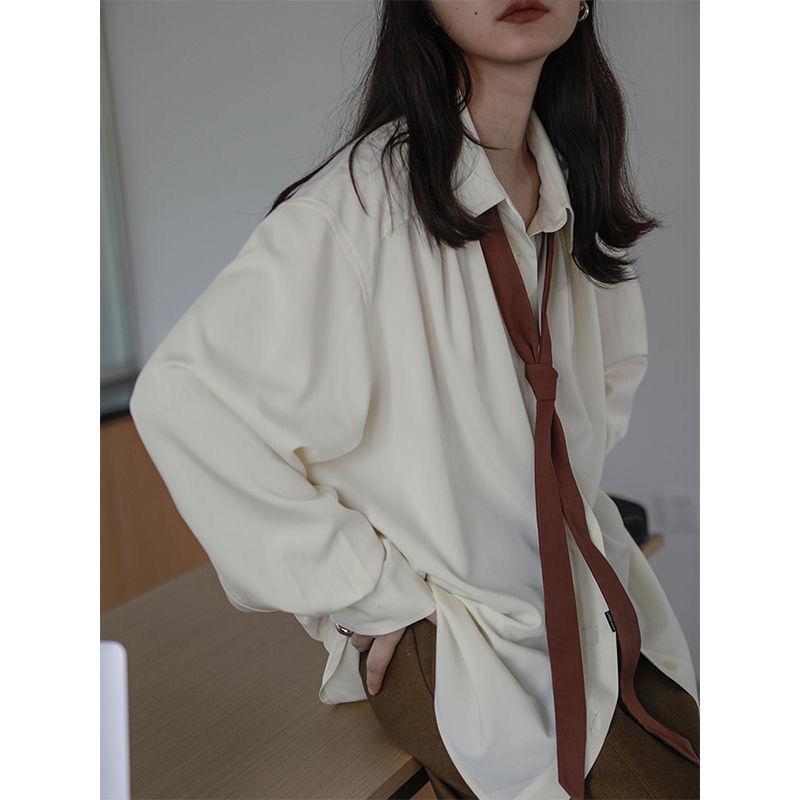 ・カテゴリ: シャツ・スタイル: 都市風・主な素材: ポリエステル・袖丈: 長袖・柄: 無地・カラー展開: グレー、ベージュ・サイズ展開: S,M,L,XL,2XL,3XL・フィット: ルーズフィット・衣丈: ミディアム・ネックライン: ポ...