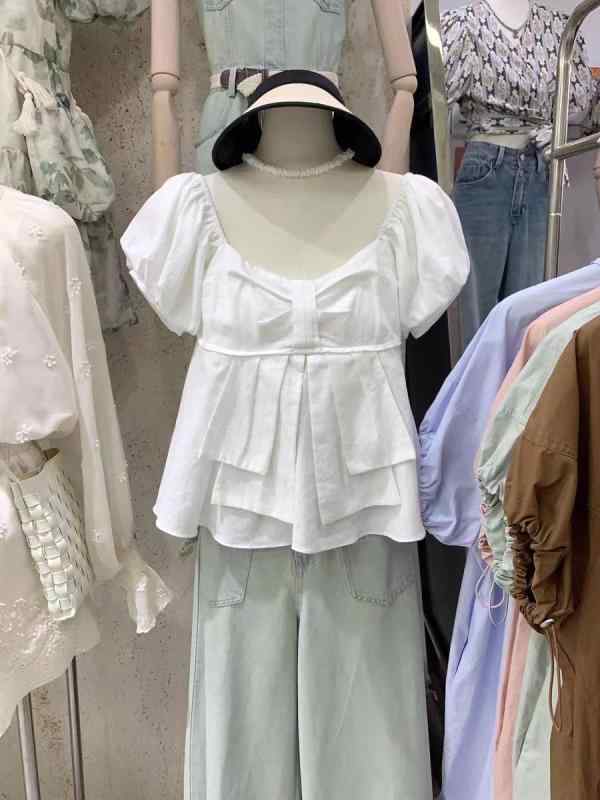 ・カテゴリ: シャツ・スタイル: 通勤風・主な素材: ポリエステル90-95%・柄: 無地・袖丈: 短袖・袖型: 泡泡袖・流行要素: 蝶結び・カラー展開: 白色、黒色・サイズ展開: S(40-50kg推奨)、M(50.5-55kg推奨)、L...