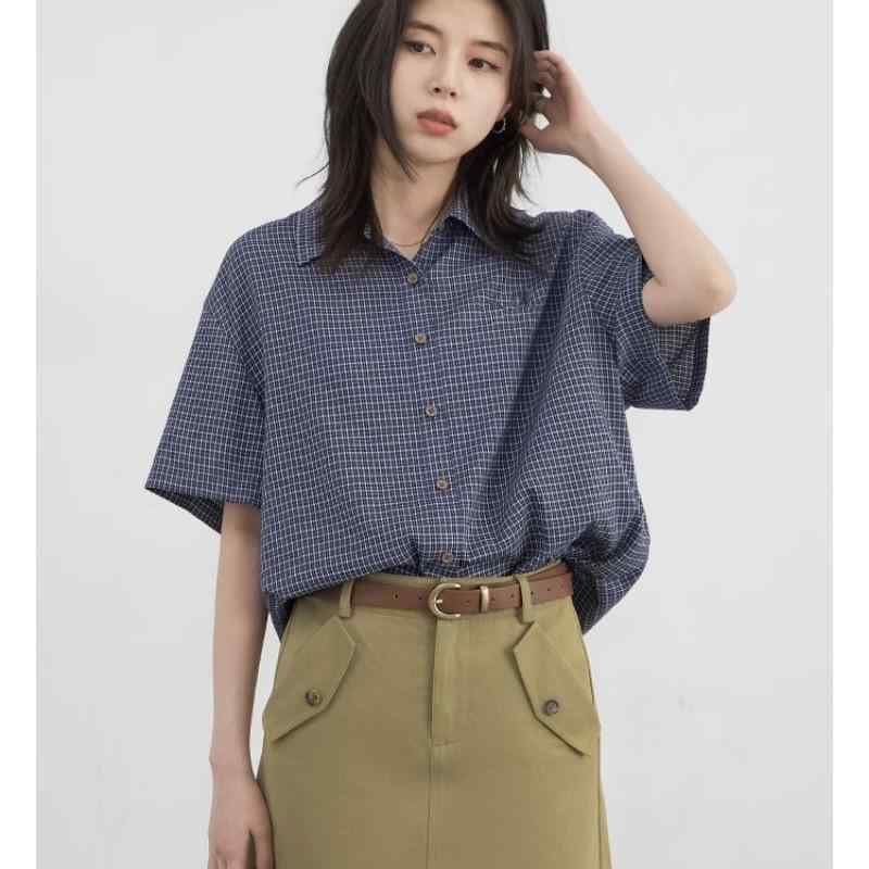 ・カテゴリ: シャツ・主な素材: 綿30-50%、ポリエステル・柄: ストライプ/チェック・スタイル: 通勤・版型: ルーズフィット・袖丈: 長袖・袖型: スタンダード・衣長: 普通(50-65cm)・ネックライン: ポロ・カラー展開: ブ...