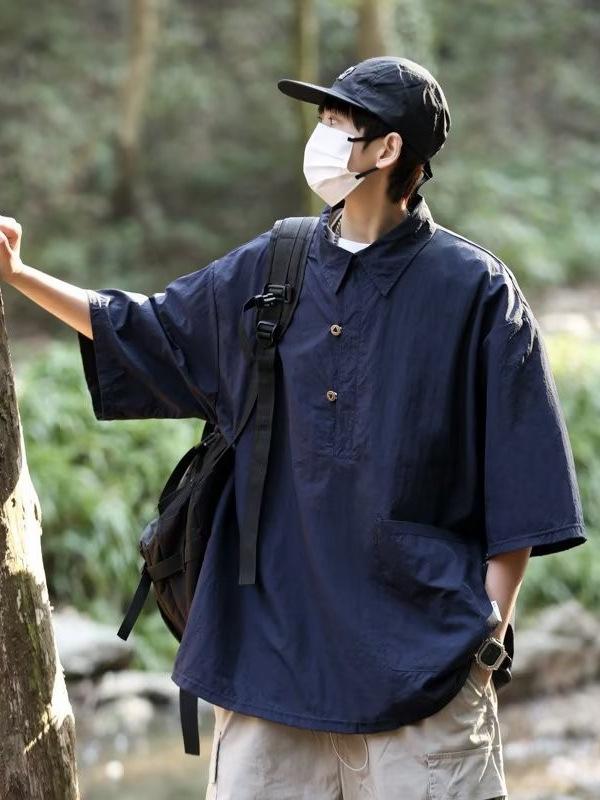 ・スタイル: 港風・袖丈: 五分袖/中袖・版型: 寛鬆型・柄: 純色・特殊加工: 水洗・厚み: 普通・カテゴリ: POLO衫・主な素材: 聚酯纖維（涤綸）100%・適用シーン: 日常・服装款式詳細: 嵌花・素材機能: 免燙・カラー展開: 藍...