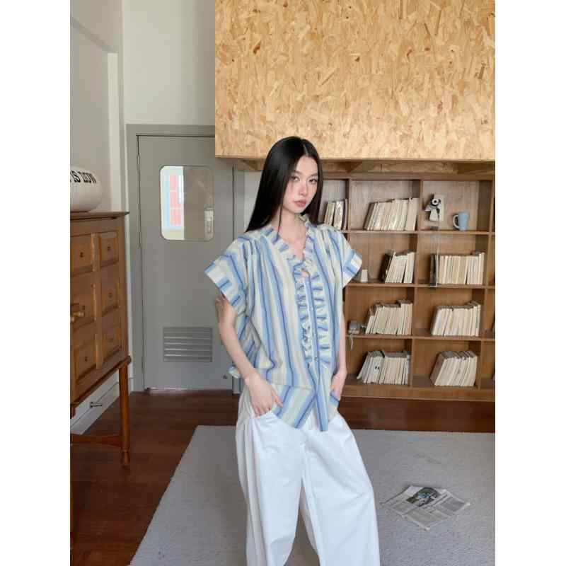 ・主な素材: 腈纶95%以上・袖丈: 短袖・版型: 直筒型・ネックライン: Vネック・袖型: 普通袖・カラー展開: 藍米ストライプ・サイズ展開: S、M、L・スタイル: 通勤風
