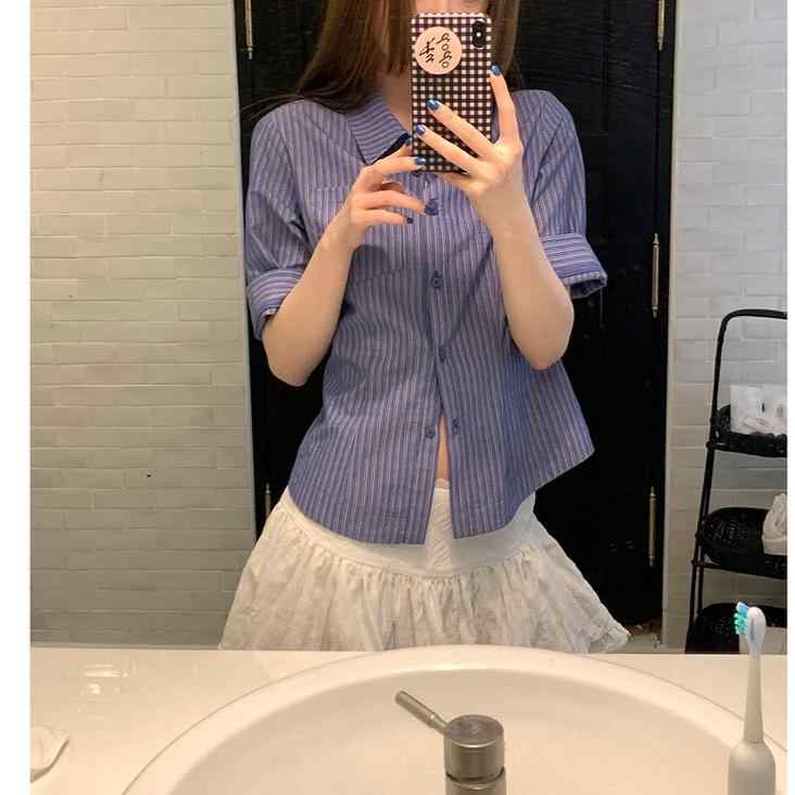 ・カテゴリ: シャツ・スタイル: 通勤・主な素材: ポリエステル・柄: 条紋・袖丈: 短袖・版型: スリムフィット・衣長: 普通・ネックライン: 襟付き・袖型: シャツ袖・カラー展開: ブルー・サイズ展開: S、M、L