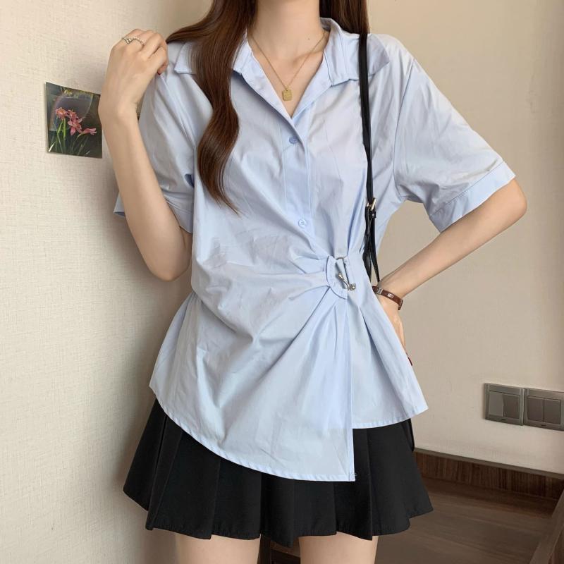 ・カテゴリ: シャツ・スタイル: 通勤・主な素材: ポリエステル90-95%・柄: 無地・デザイン: 開襟・袖丈: 短袖・フィット感: ルーズ・着丈: 普通(50-65cm)・ネックライン: POLO・袖型: 通常・流行要素: ボタン・カラ...