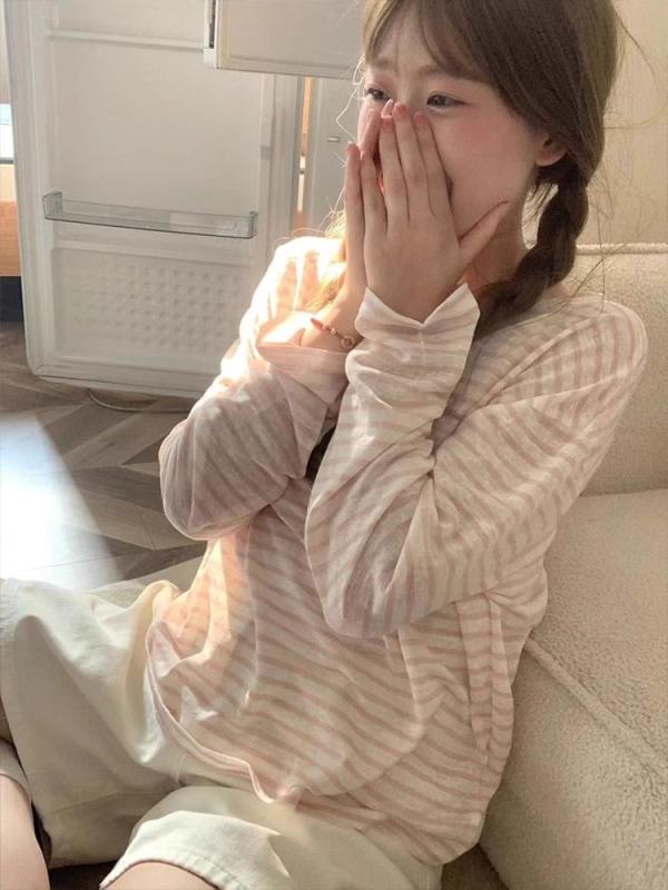 ・カテゴリ: Tシャツ・スタイル: 清新甜美、可愛風・主な素材: 竹棉・袖丈: 長袖・柄: 条紋/格子・ネックライン: 丸首・袖型: 通常・フィット: 通常型・カラー展開: 粉色条紋・サイズ展開: S,M,L,XL