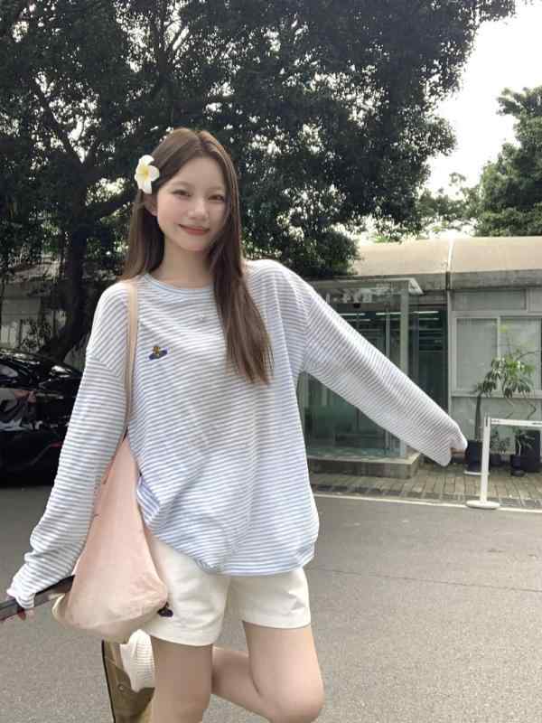 ・カテゴリ: Tシャツ・素材: アクリル・柄: プリント・ネックライン: POLOネック・袖丈: ノースリーブ・袖のタイプ: プリンセススリーブ・スタイル: アイドル風・カラー展開: トップス、ショートパンツ・サイズ展開: XS、S、M、L...