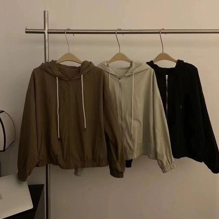 "string{ "