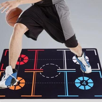 バスケットボール練習マット 耐久 防音バスケットボールフットトレーニングシステムパッドは、緩衝型のゴム構造、PVCおよび他のPU材料でできています。このマットは、バスケットボールの準備の基本と理想的な演習を行う方法についてです。ドリブルは基...