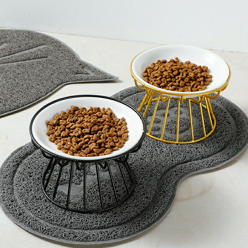 商品名：スタンド付きフードボウル製品説明: 家に一人でいる猫や犬に適しています製品仕様：シングルフィッシュボーンプレート、シングルクロープレート、ブラックアイアンフレーム、グリーンアイアンフレーム、ゴールドアイアンフレームインテリアに映える...