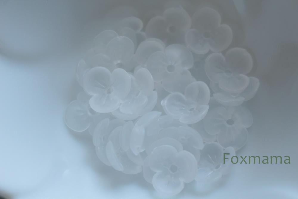 商品説明品番BF310MOWHDHS商品名アクリルビーズパーツ 10mm 30個 花 半透明 マット オフ白 (BF310MOWHDHS)サイズ幅:約10mm2枚目の画像をご参照ください。多少の誤差はご了承ください。お伝えしたいこと＊マット...