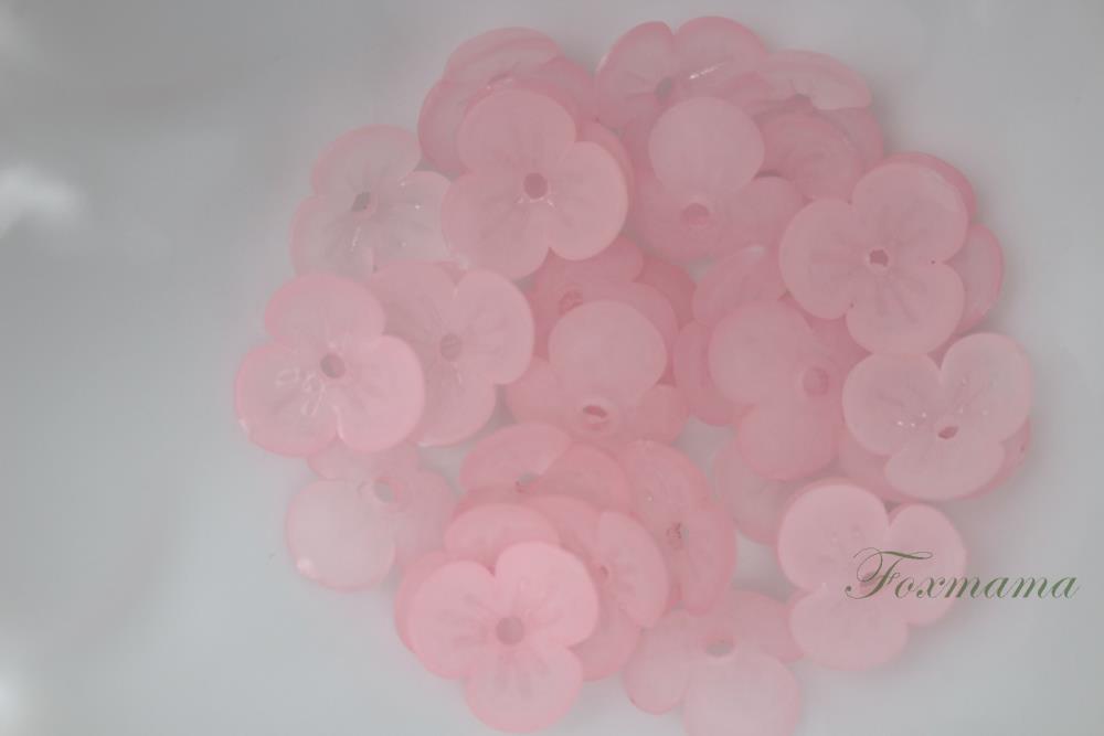 商品説明品番BF310MPKSHHS商品名アクリルビーズパーツ 10mm 30個 3枚花びら マット 半透明 ピンク(BF310MPKSHHS)サイズ画像2枚目をご覧ください。多少の誤差はご了承ください。お伝えしたいこと＊マットに仕上げられ...