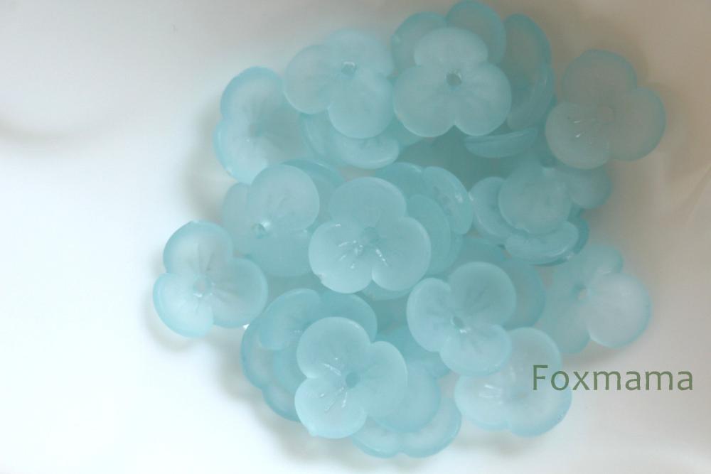 商品説明品番BF310MWTWS01商品名アクリルビーズパーツ 10mm 30個 3枚花びら 半透明 マット 水色 (BF310MWTWS01)サイズ画像2枚目をご覧ください。多少の誤差はご了承ください。お伝えしたいこと＊マットに仕上げられ...