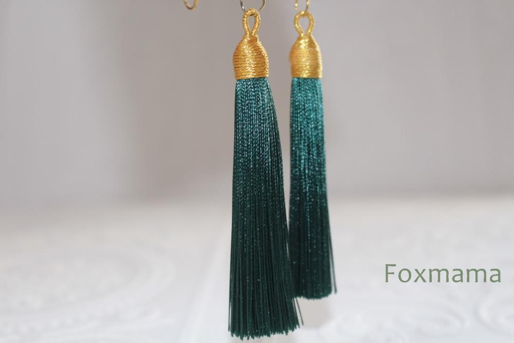 商品説明品番PTS65YDGHD00商品名タッセル 2個 濃い緑 x 金色 帽子・わっか付 (PTS65YDGHD00)サイズ画像2枚目をご覧ください。多少の誤差はご了承くださいませ。お伝えしたいこと＊こちらはゴールドの帽子がエレガントなタ...